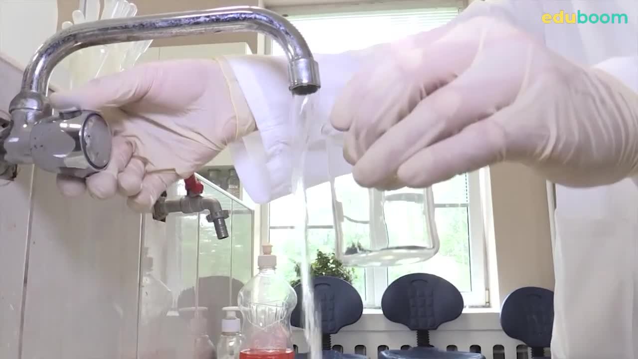 Dizolvarea dioxidului de azot în apă. Chimie clasa a 9-a